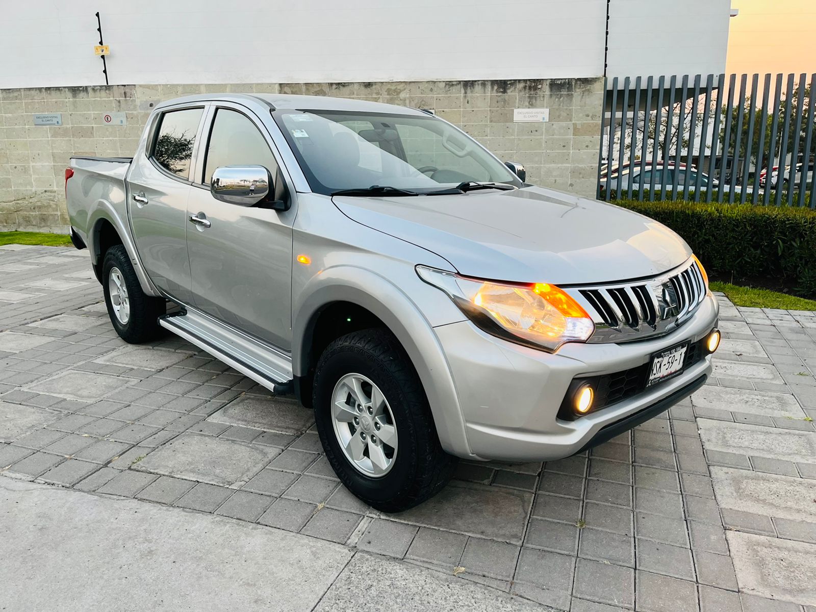 Mitsubishi L200 2016
