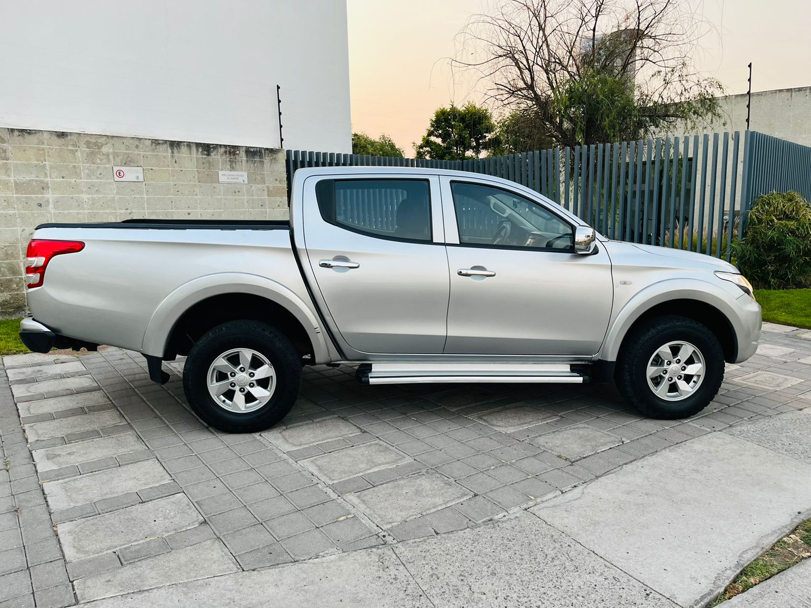 Mitsubishi L200 2016